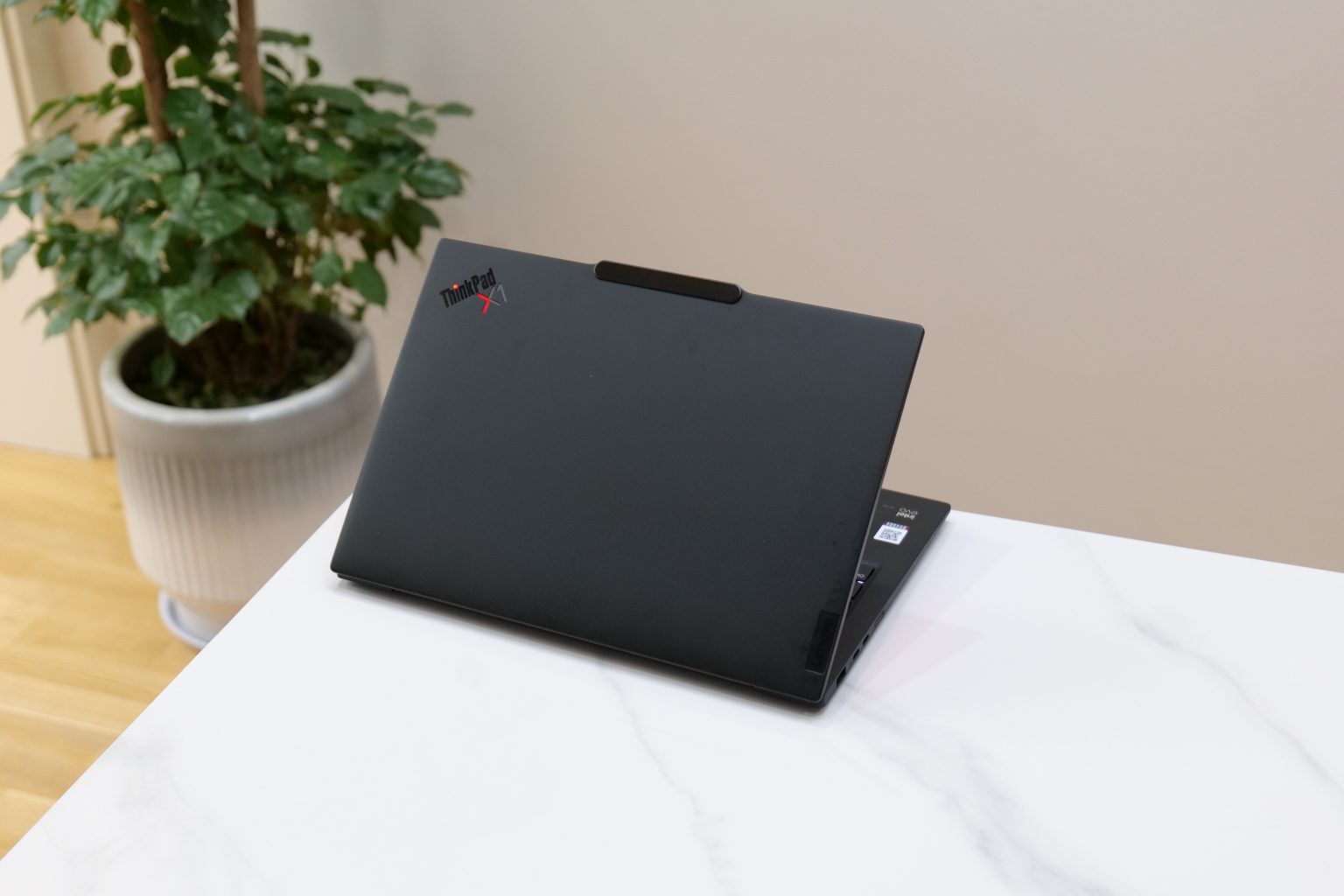 ThinkPad X1 Carbon AI 2024：焕然一新，全面升级！ – 笔记本电脑评测