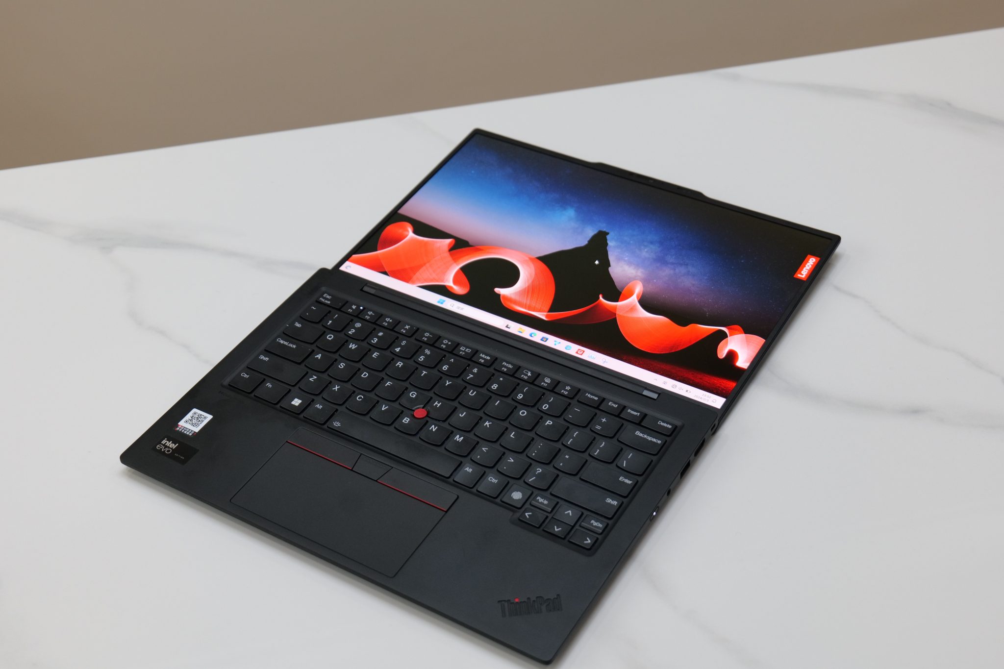 ThinkPad X1 Carbon AI 2024：焕然一新，全面升级！ – 笔记本电脑评测