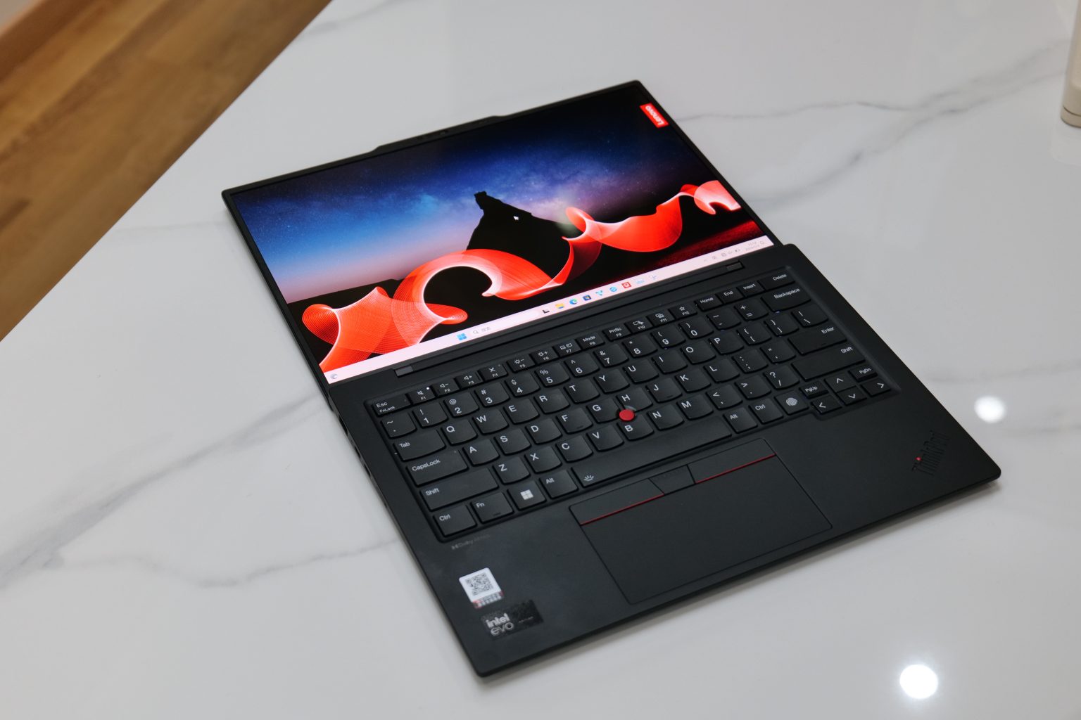 ThinkPad X1 Carbon AI 2024：焕然一新，全面升级！ – 笔记本电脑评测